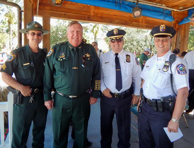 Villagers rally in support of police in event at Lake Sumter Landing ...