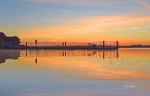 A 26° sunrise over Lake Miona in The Villages - Villages-News.com