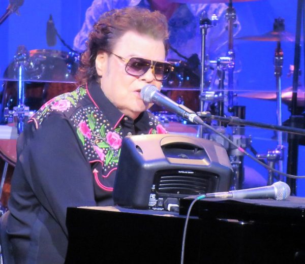 Legendary Ronnie Milsap brings impressive catalogue of hits to his fans ...