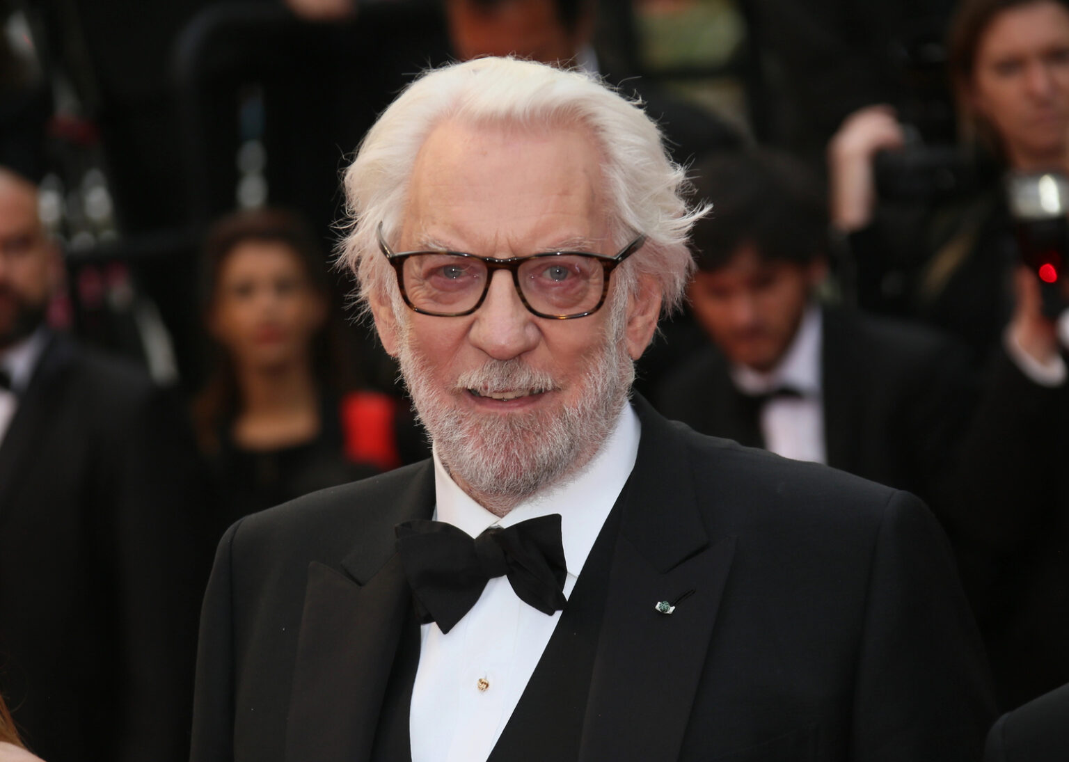 Actor Donald Sutherland spent final years breathing from oxygen tank ...