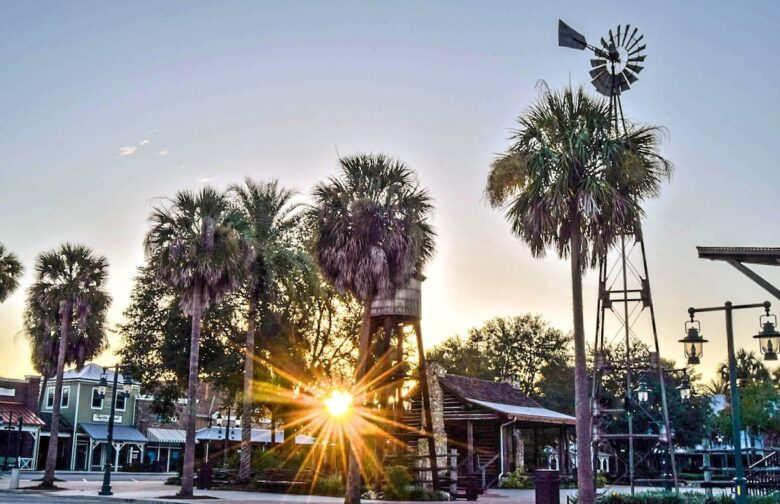 Gorgeous morning sunrise at Brownwood Paddock Square - Villages-News.com