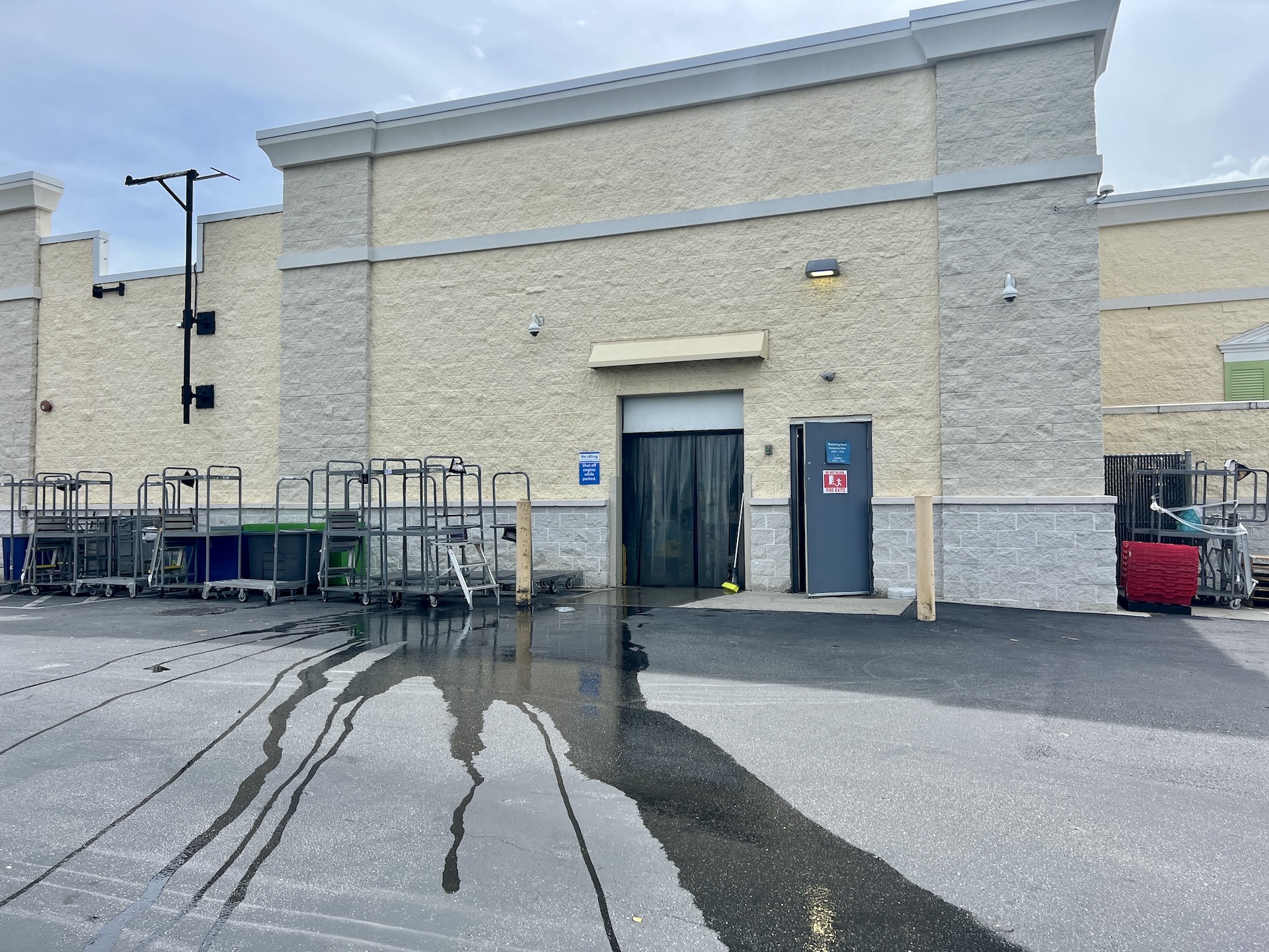 Walmart store in The Villages shut down after internal flooding ...