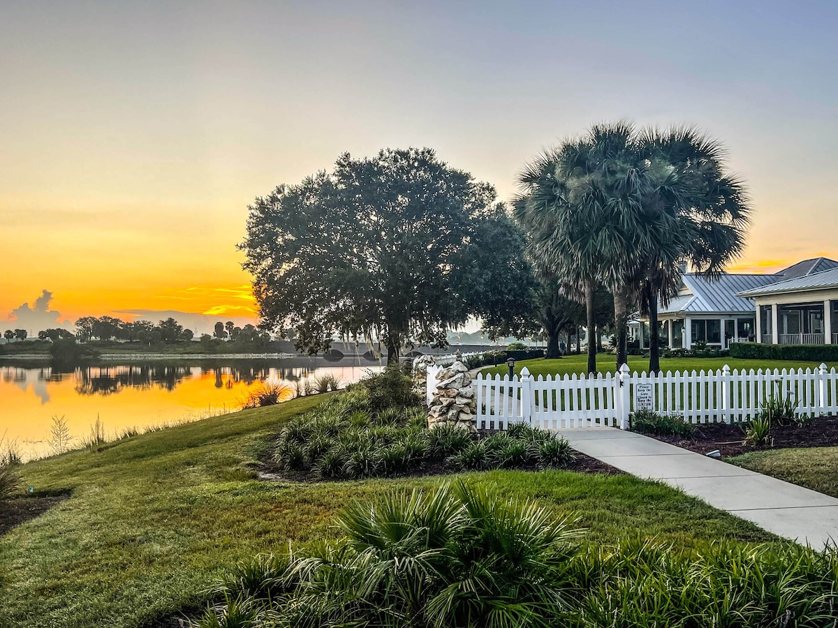 Beautiful sunrise at Lake Miona in The Villages - Villages-News.com