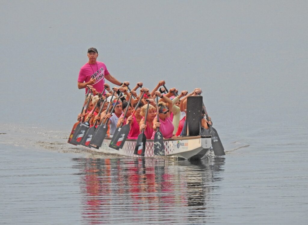 Dragon boat team on Lake Miona in The Villages - Villages-News.com