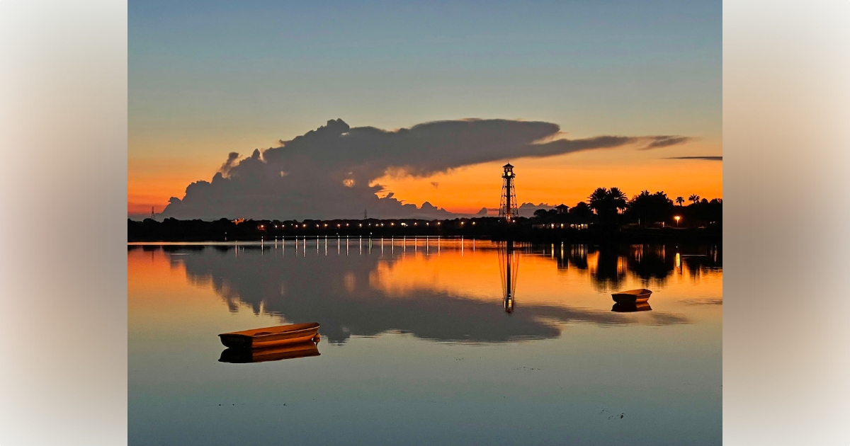 Beautiful sunrise over Lake Sumter Landing - Villages-News.com