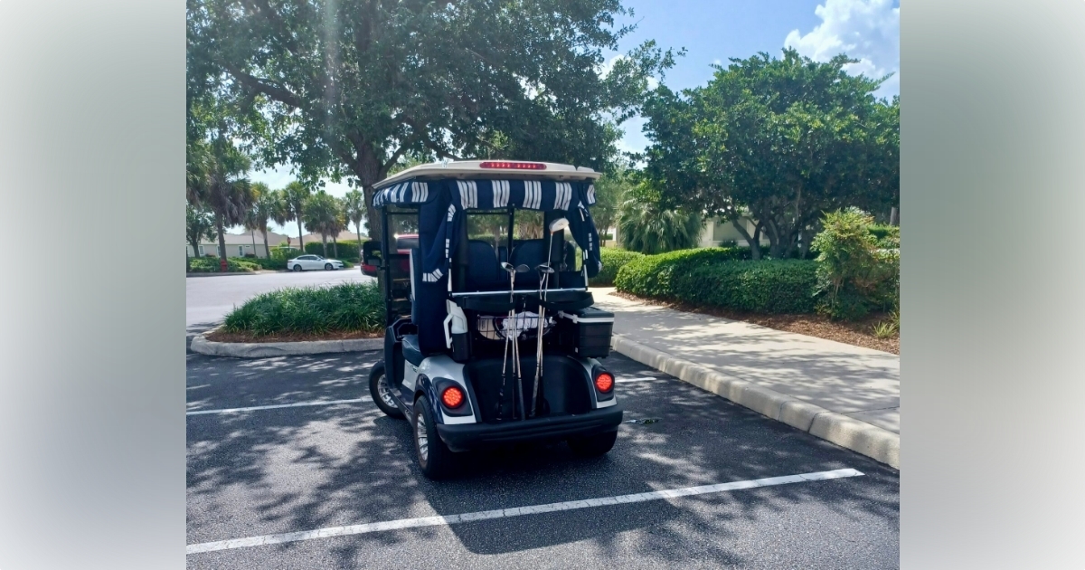 Bad golf cart parking at postal station in The Villages - Villages-News.com