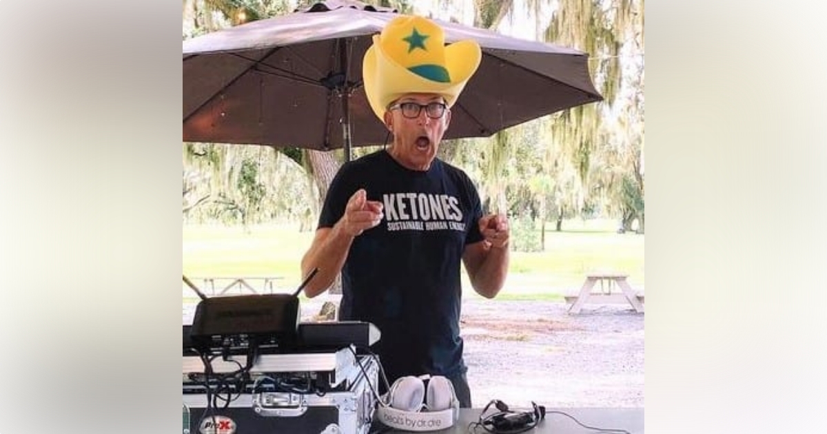 Live Square Entertainment for Friday, October 31 - Villages-News.com